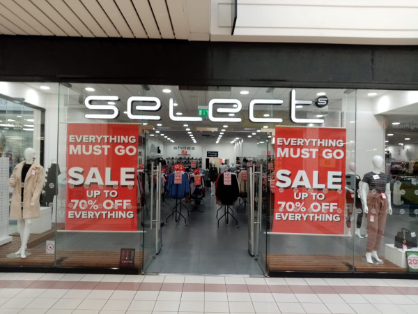 Select Fashion - Leigh Town