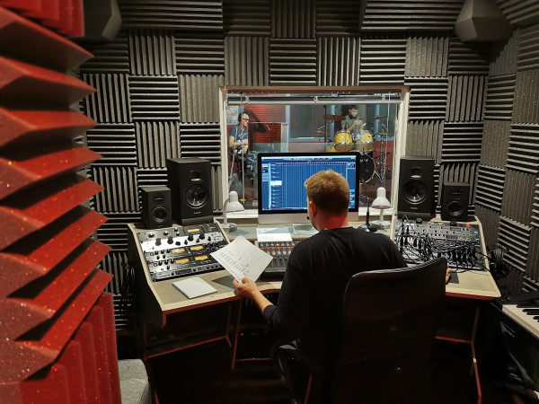 Spinners Studios - Leigh Town